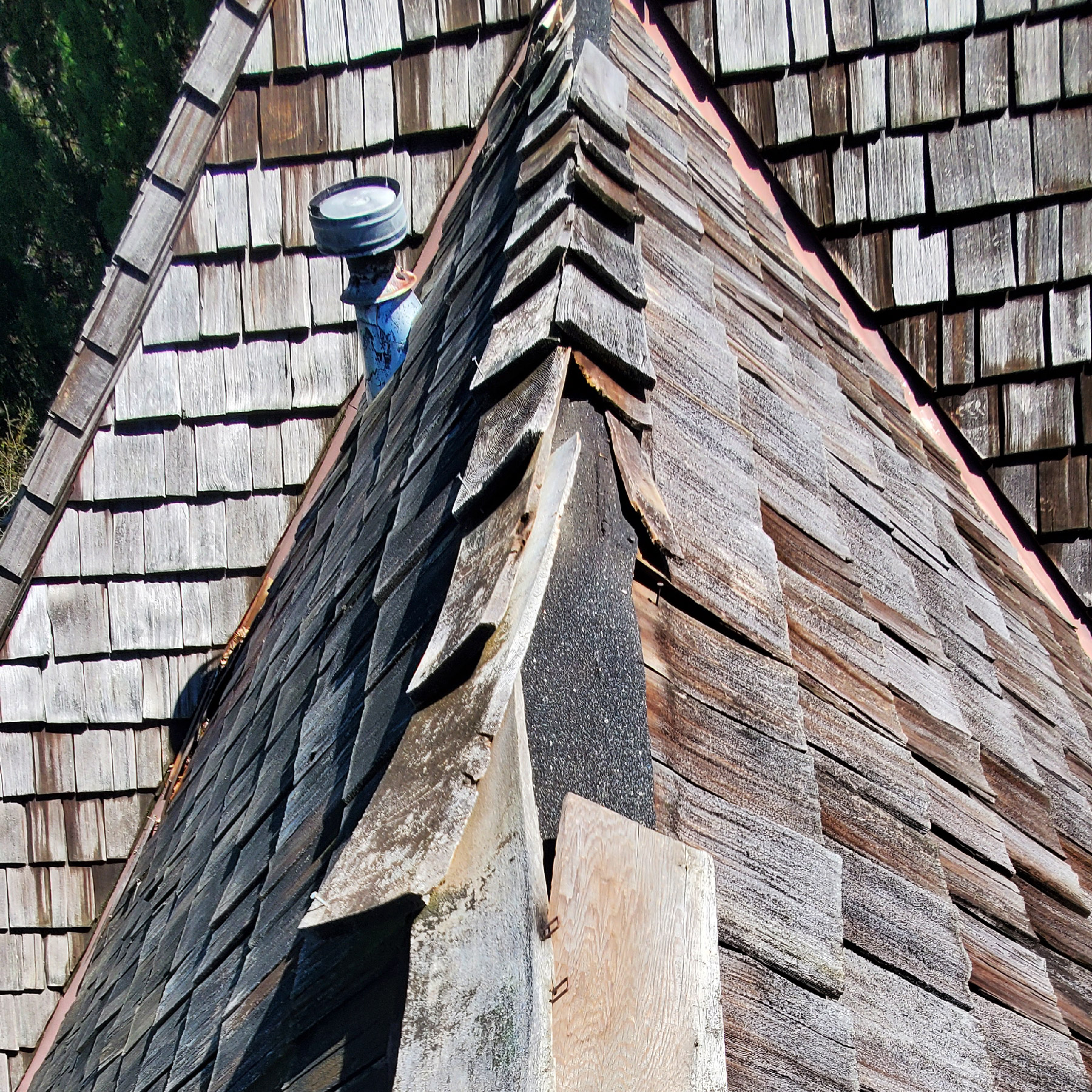 Cedar Shake Roofing – Mag Selva Inc.